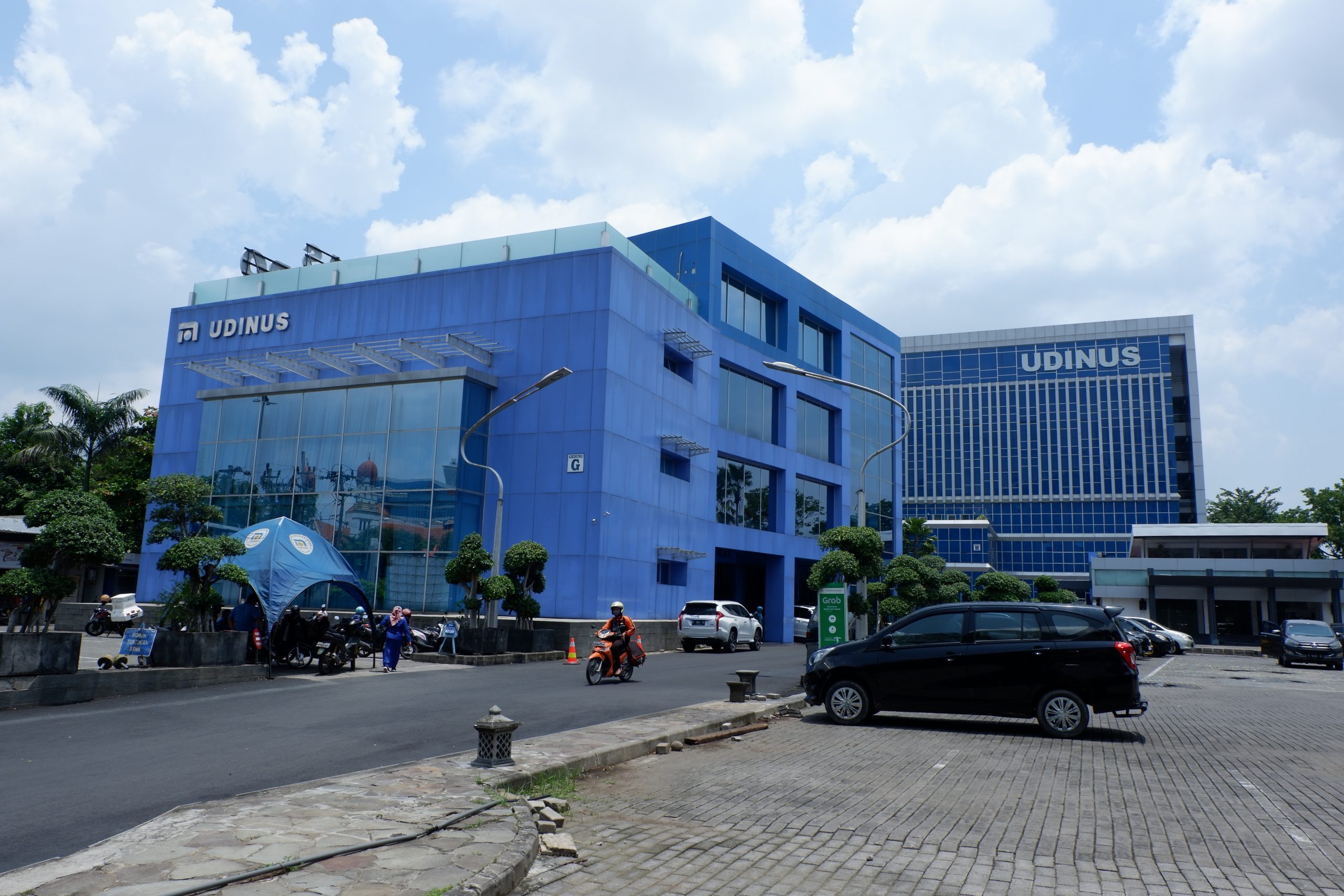 Beranda - UDINUS - Universitas Dian Nuswantoro