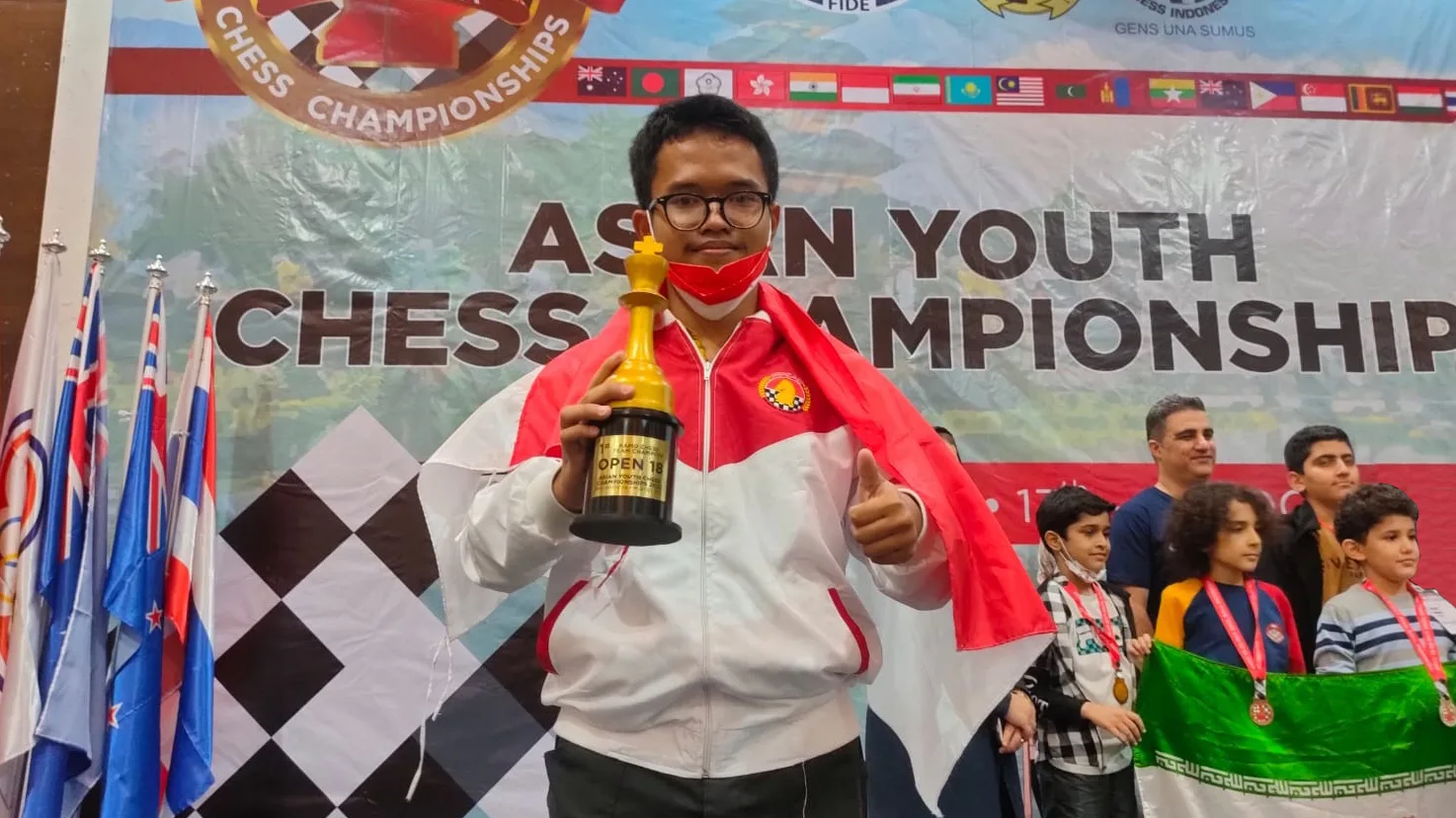 ATLET CATUR UDINUS SUMBANGKAN MEDALI EMAS UNTUK INDONESIA DI AJANG INTERNASIONAL