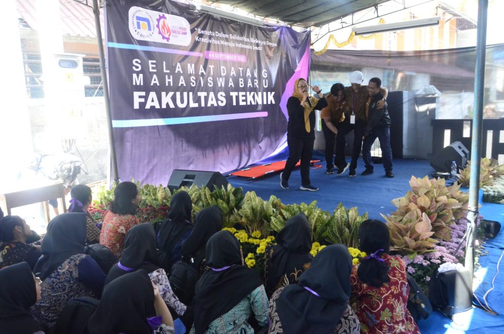 SELURUH MABA FT UDINUS DAPAT ILMU TENTANG SIMULASI K3 UNTUK PERSIAPKAN ...