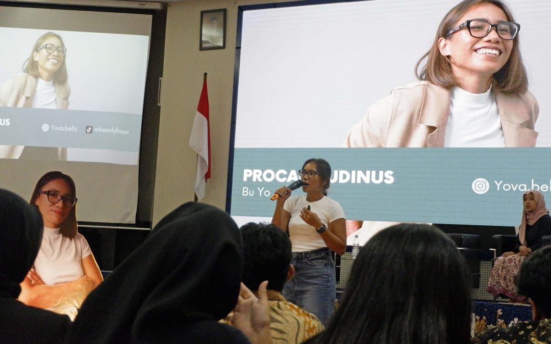 Bu Yo Saat Memberikan Materi di Procage 2023 - Udinus - Universitas ...
