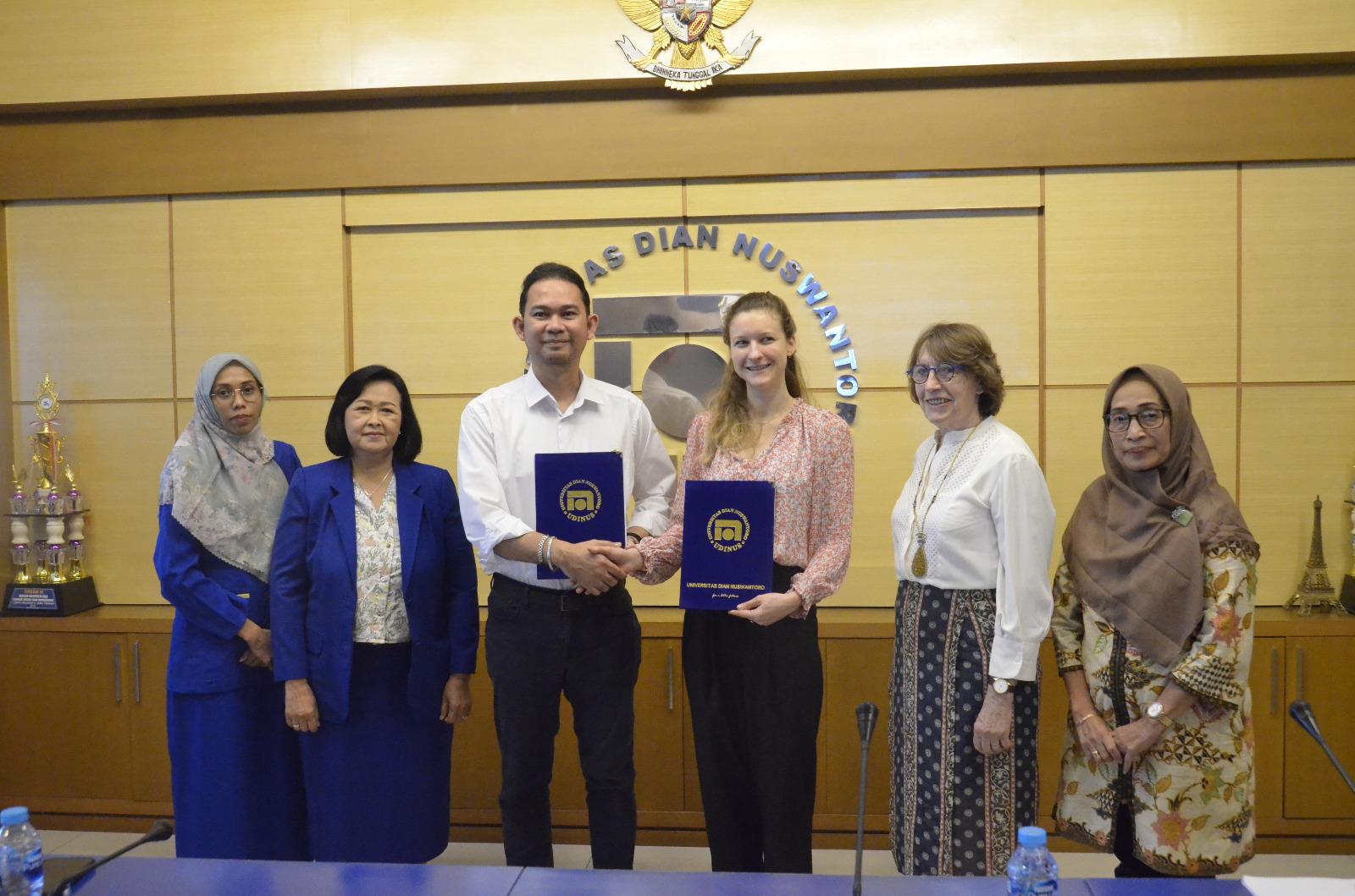 Beranda - UDINUS - Universitas Dian Nuswantoro