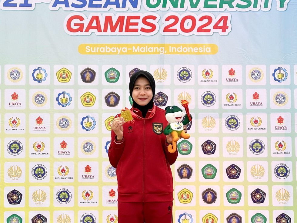 Dinda Putri Sukses Bawa Cabor Taekwondo Raih Medali Emas..