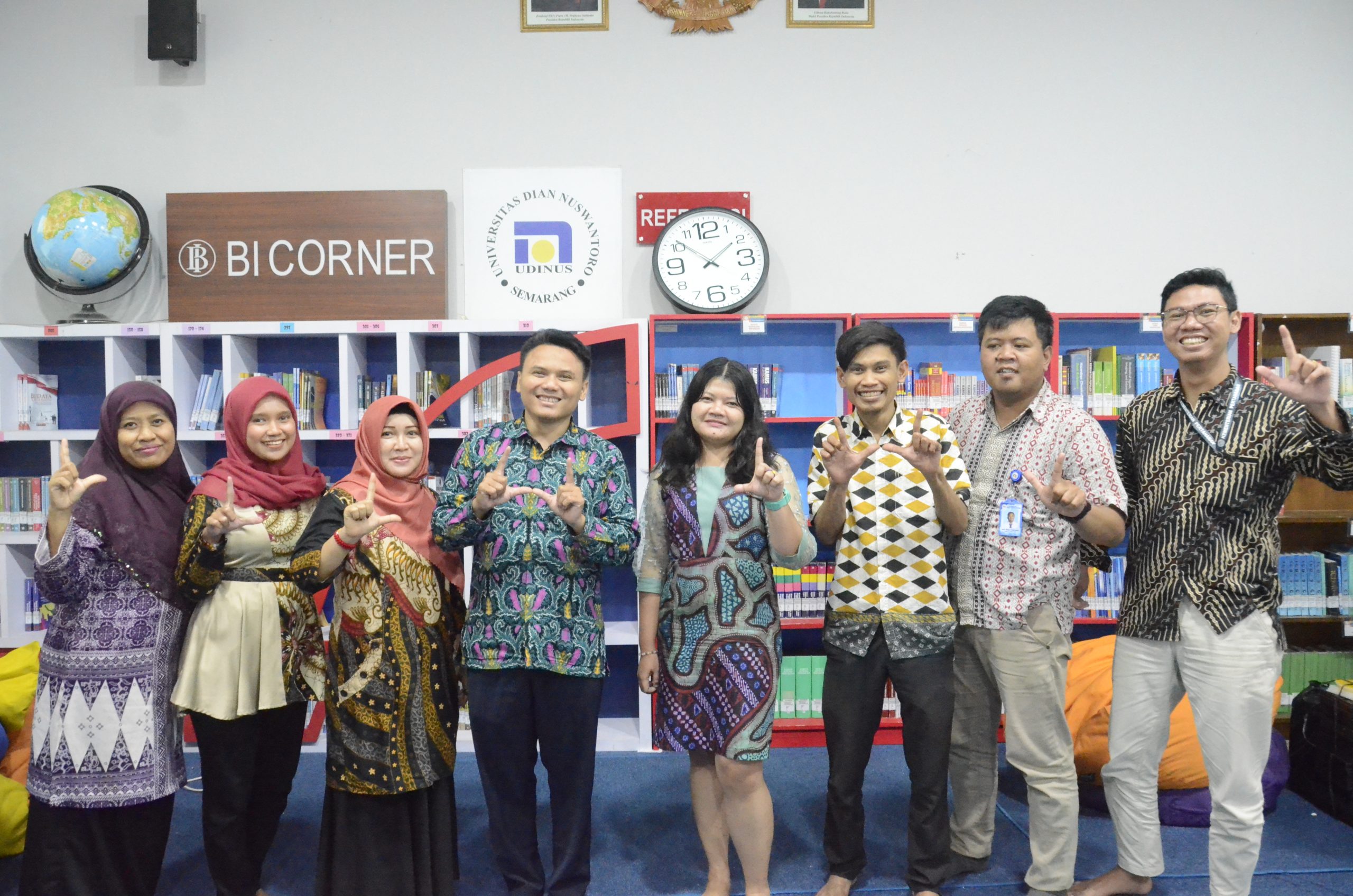 UPT Perpustakaan Udinus Raih Penghargaan di BI Corner Award