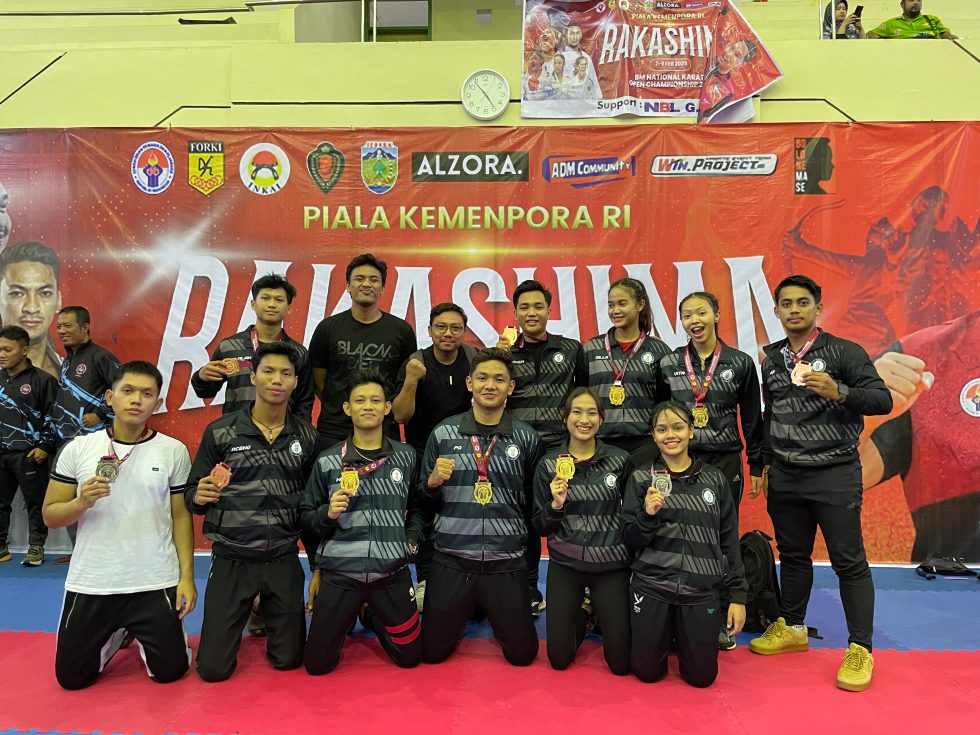 UKM Karate Udinus Kantongi 11 Medali di Piala Kemenpora RI