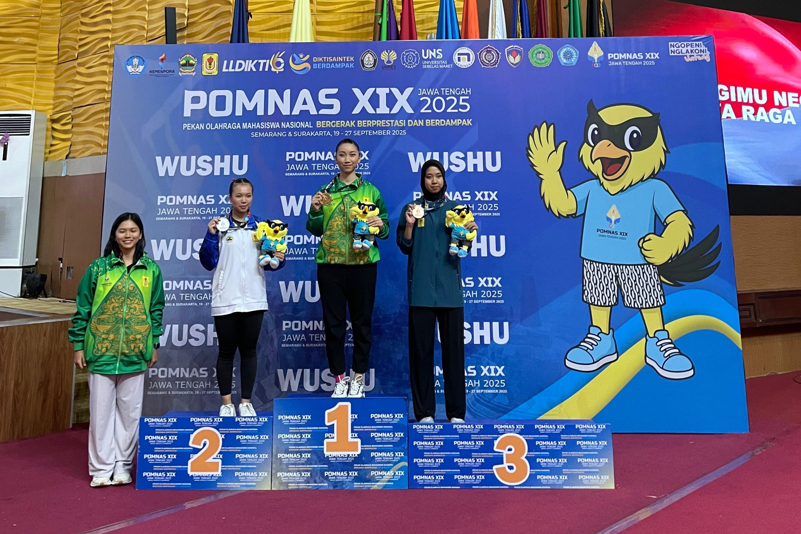 Atlet Wushu Udinus Angel, Saat Naik Podium usai Sumbangkan 2 Medali ...